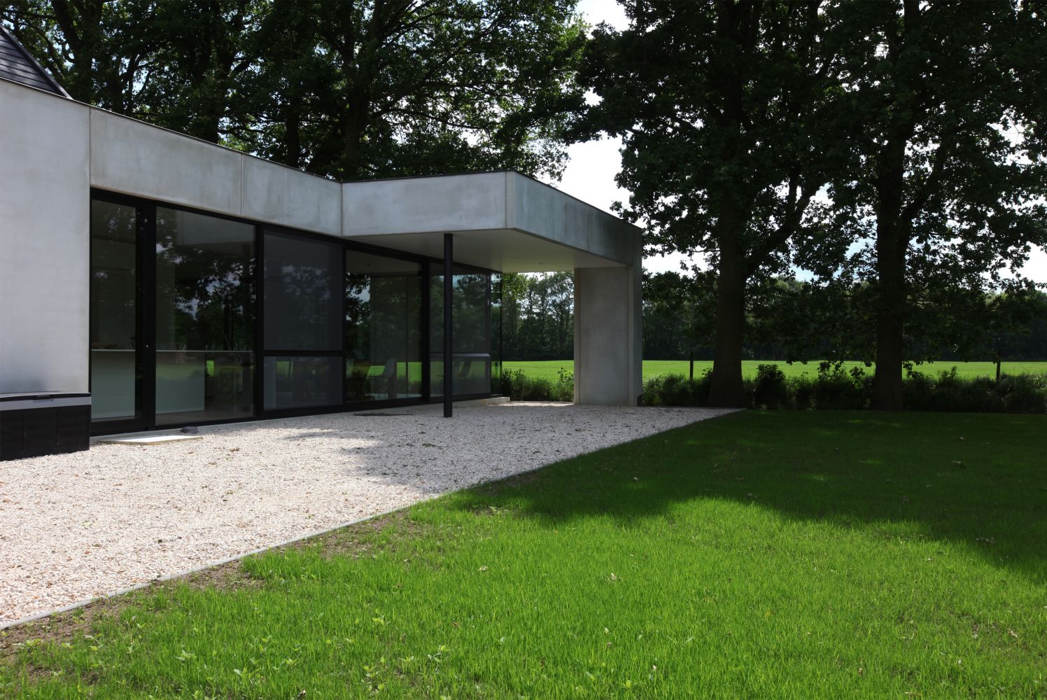 Omhelzing tussen oud en nieuw | Egide Meertens